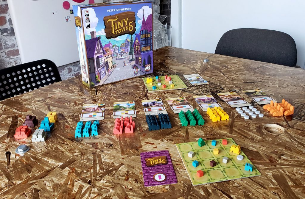 Tiny Town มหานครย่อส่วน บอร์ดเกม – Little Kraken Board Game